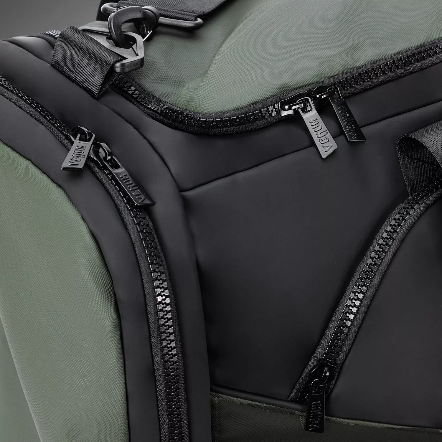 Сумка Venum Evo 2 Trainer Lite Duffle Bag Black/Khaki